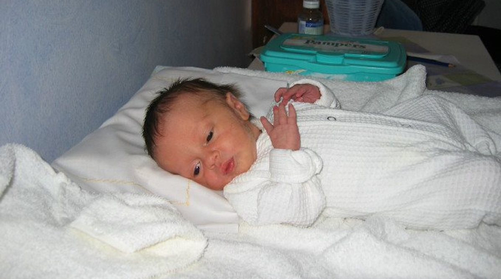 2-month-old baby: Development, milestones and growth | Kiindred