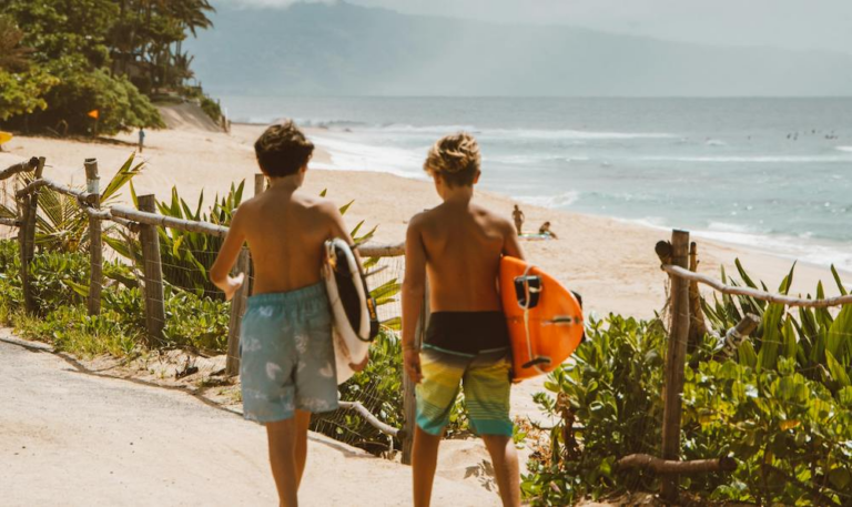 Seeing double? Here's the difference between identical and fraternal twins | Kiindred