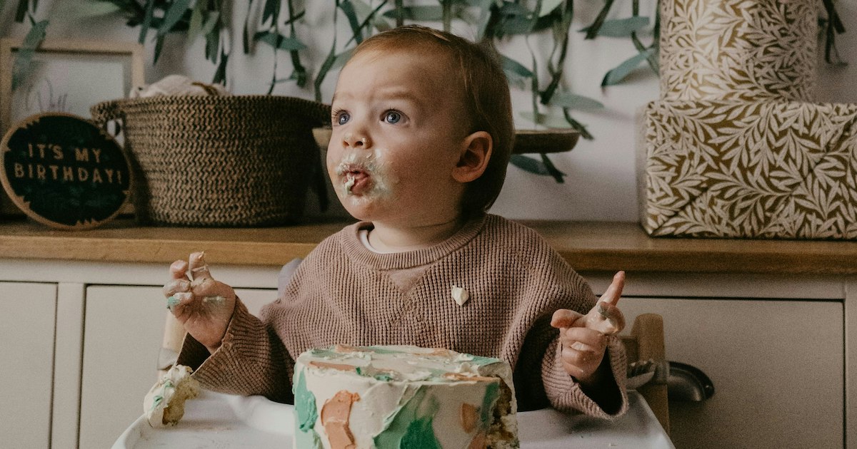 1 year old baby milestones: Development, growth, speech, language, and ...