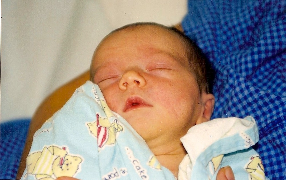 2-week-old baby: Development, milestones and growth | Kiindred